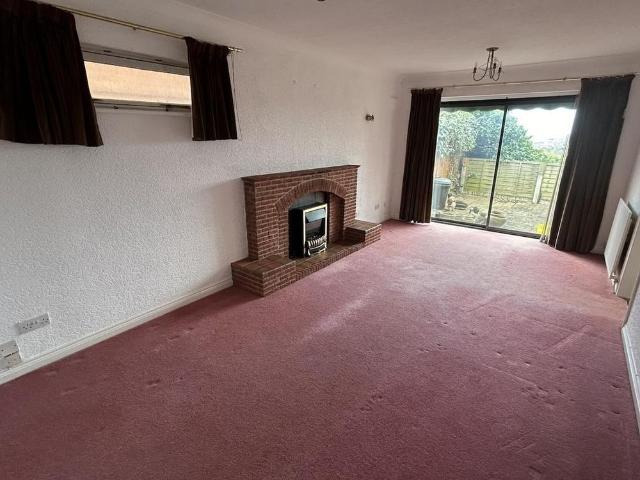 2 bedroom detached bungalow to rent