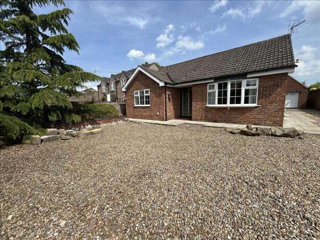2 bedroom detached bungalow to rent