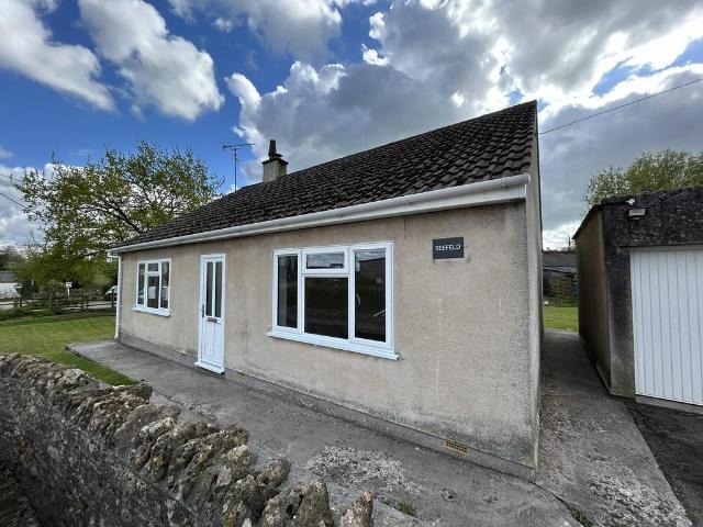 2 bedroom detached bungalow to rent
