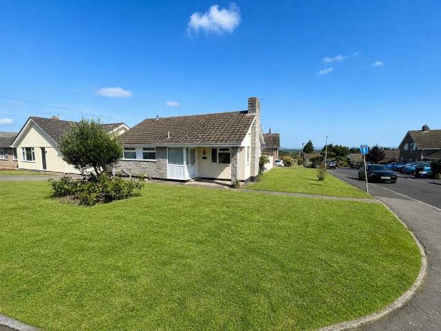 2 bedroom detached bungalow to rent