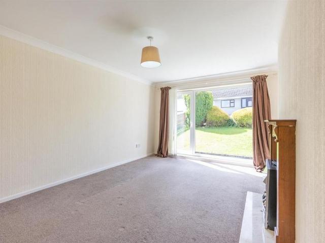 2 bedroom detached bungalow to rent