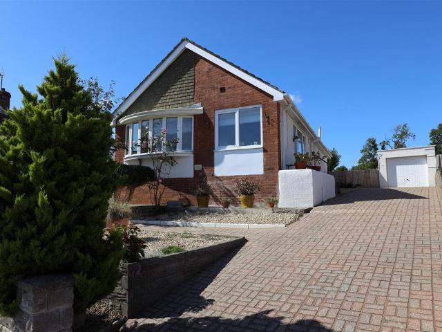 2 bedroom detached bungalow to rent