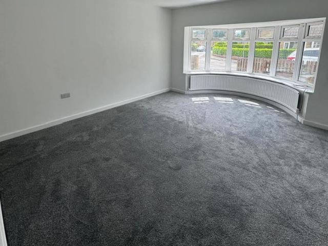 2 bedroom detached bungalow to rent