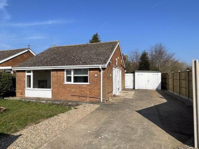 2 bedroom detached bungalow to rent
