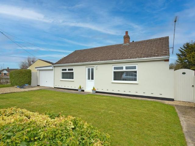 2 bedroom detached bungalow to rent