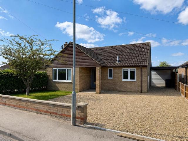 2 bedroom detached bungalow to rent