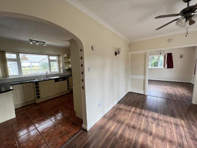 2 bedroom detached bungalow to rent