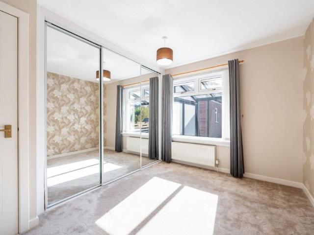 2 bedroom detached bungalow to rent