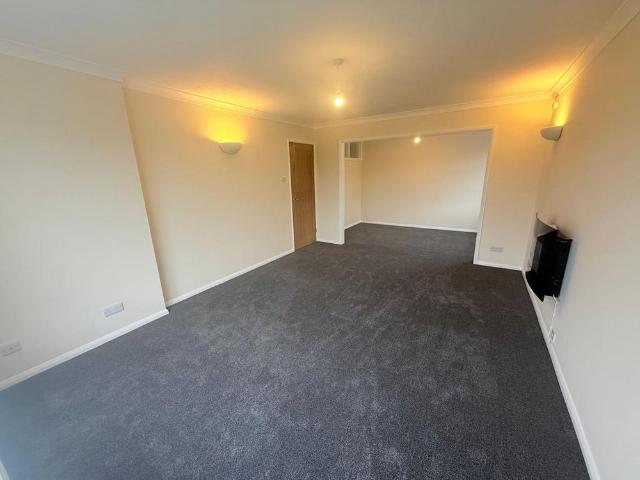 2 bedroom detached bungalow to rent
