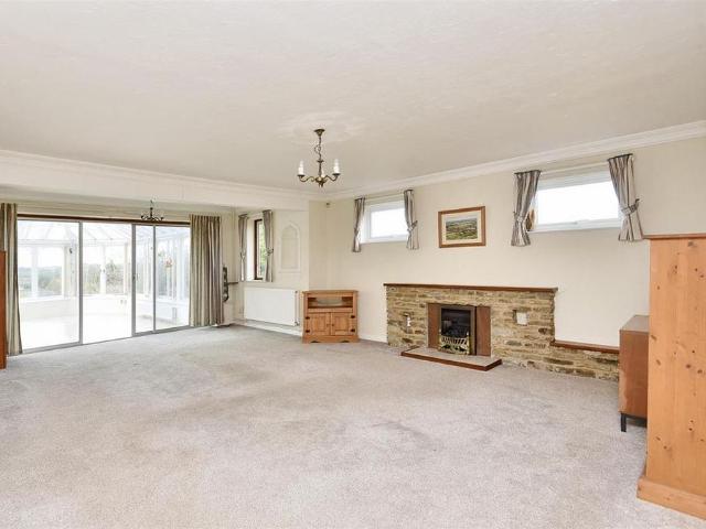 2 bedroom detached bungalow to rent