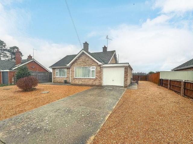 2 bedroom detached bungalow to rent