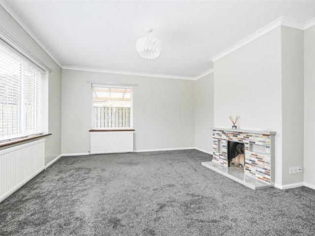 2 bedroom detached bungalow to rent