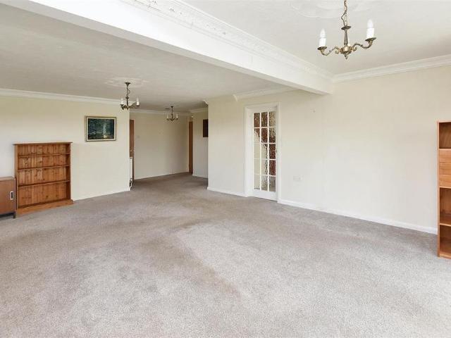 2 bedroom detached bungalow to rent