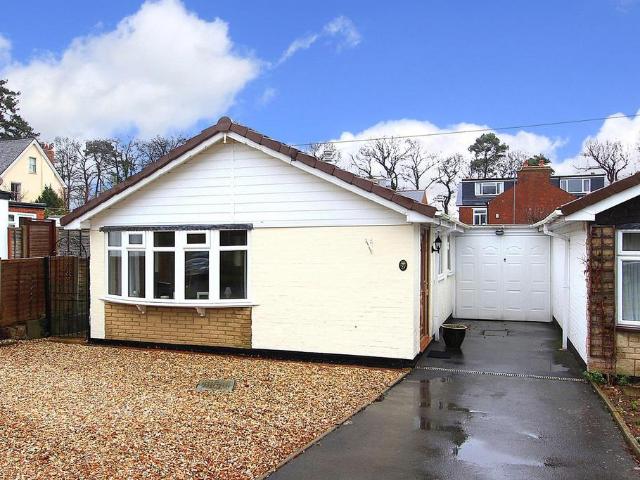 2 bedroom detached bungalow to rent