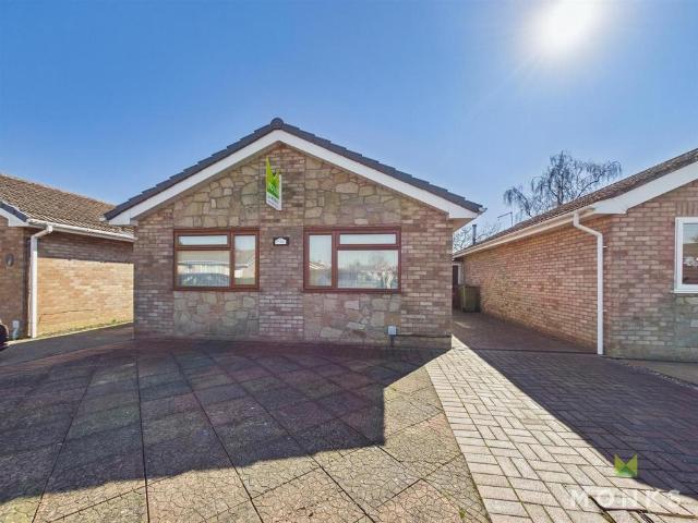 2 bedroom detached bungalow to rent