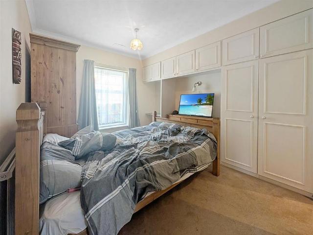 2 bedroom detached bungalow to rent