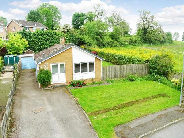 2 bedroom detached bungalow to rent
