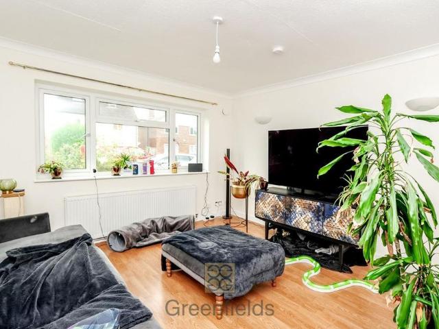 2 bedroom detached bungalow to rent