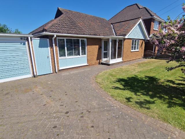 2 bedroom detached bungalow to rent