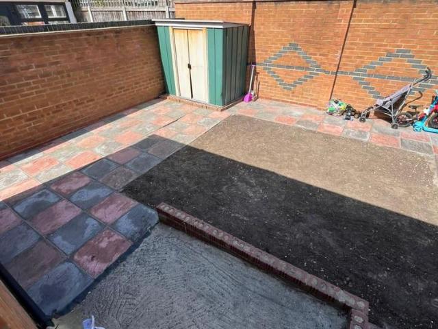 2 bedroom detached bungalow to rent