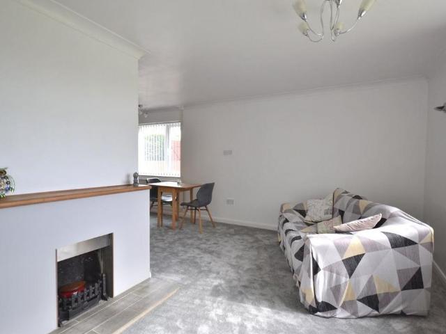 2 bedroom detached bungalow to rent