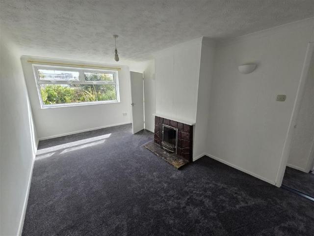 2 bedroom detached bungalow to rent