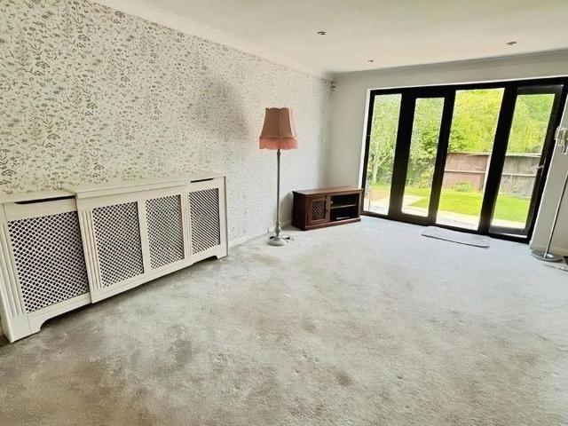 2 bedroom detached bungalow to rent