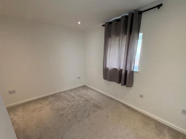 2 bedroom detached bungalow to rent