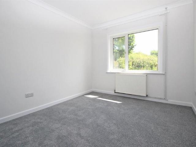 2 bedroom detached bungalow to rent