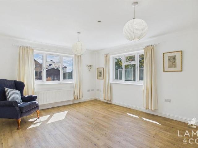 2 bedroom detached bungalow to rent