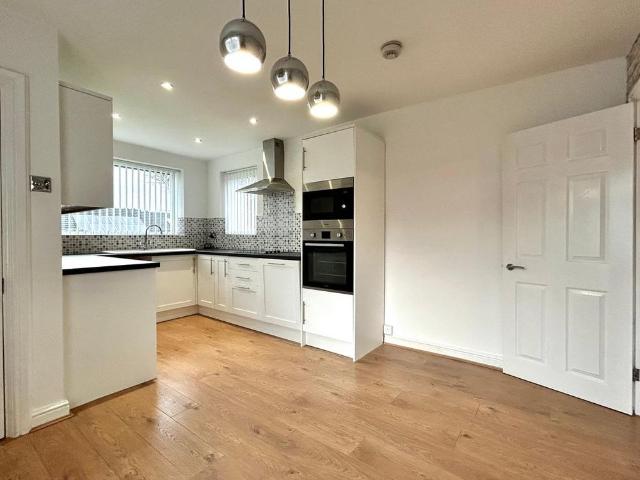 2 bedroom detached bungalow to rent