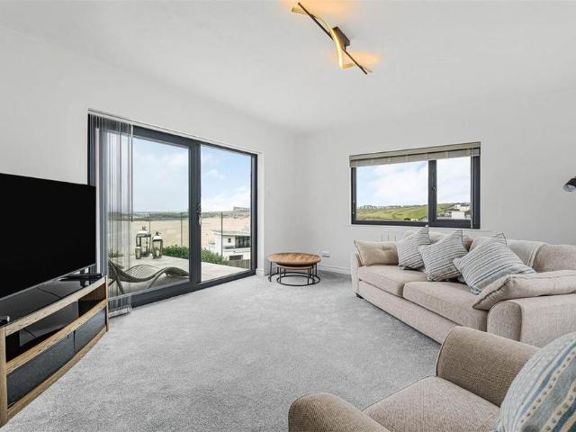 2 bedroom detached bungalow to rent