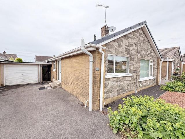 2 bedroom detached bungalow to rent