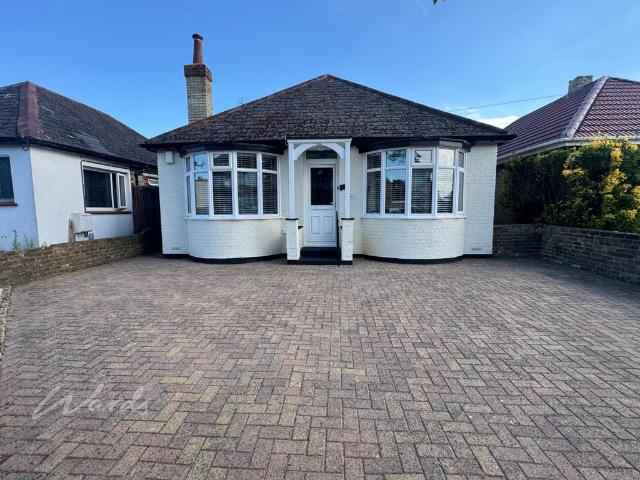 2 bedroom detached bungalow to rent