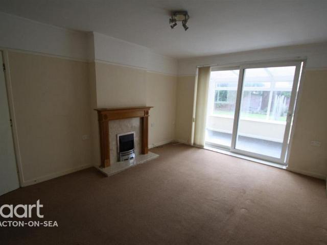 2 bedroom detached bungalow to rent