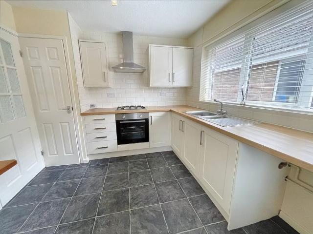 2 bedroom detached bungalow to rent