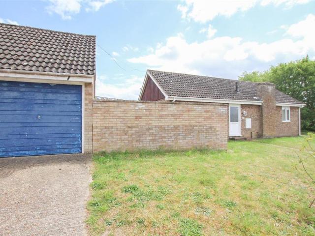 2 bedroom detached bungalow to rent