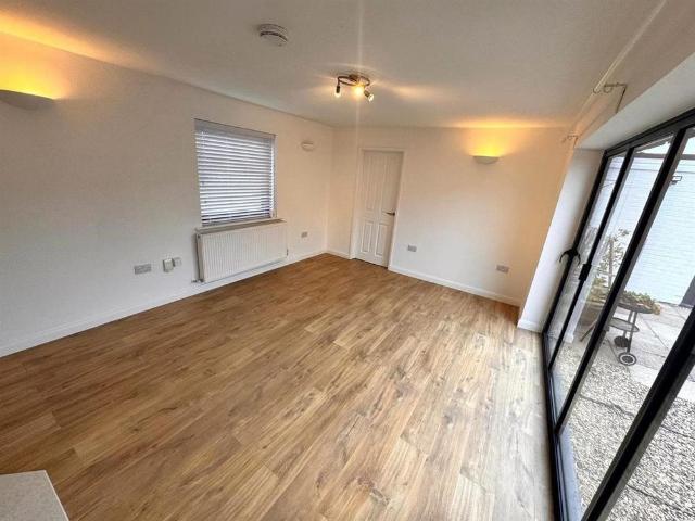 2 bedroom detached bungalow to rent