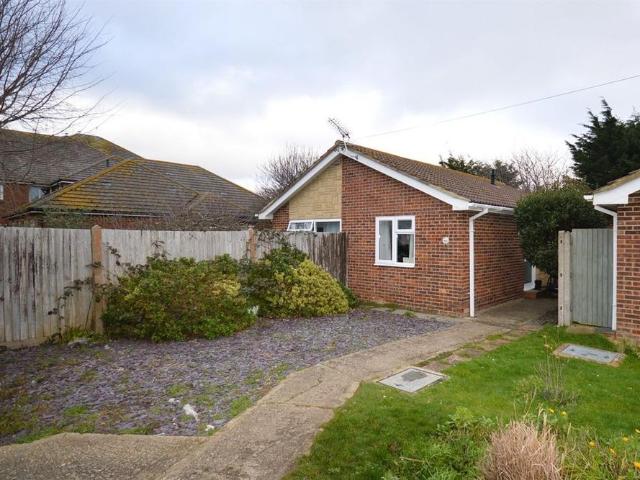 2 bedroom detached bungalow to rent