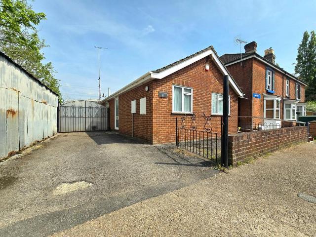 2 bedroom detached bungalow to rent