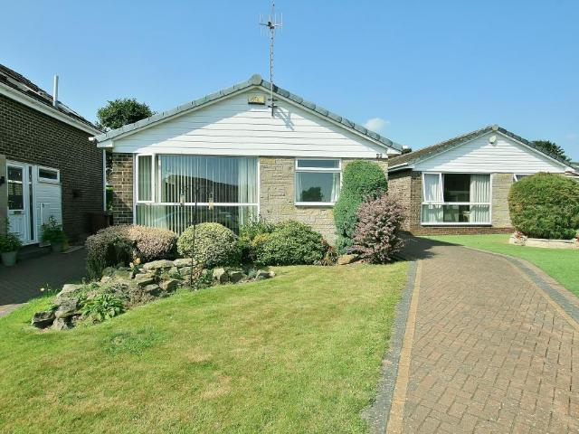 2 bedroom detached bungalow to rent
