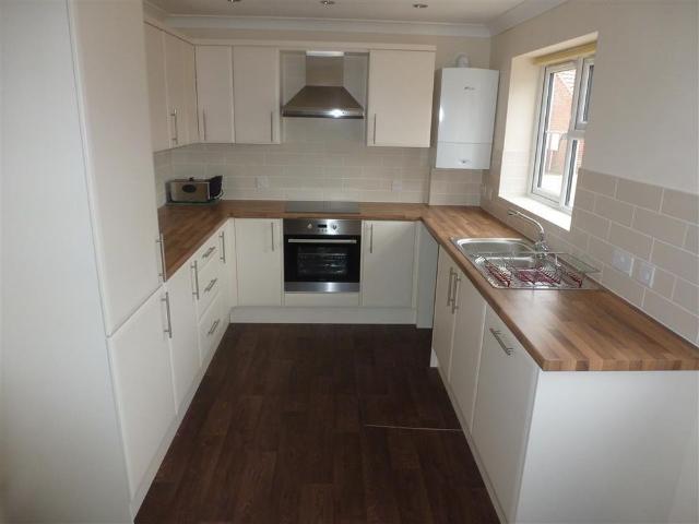 2 bedroom detached bungalow to rent