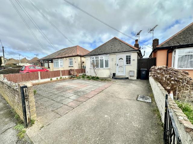 2 bedroom detached bungalow to rent