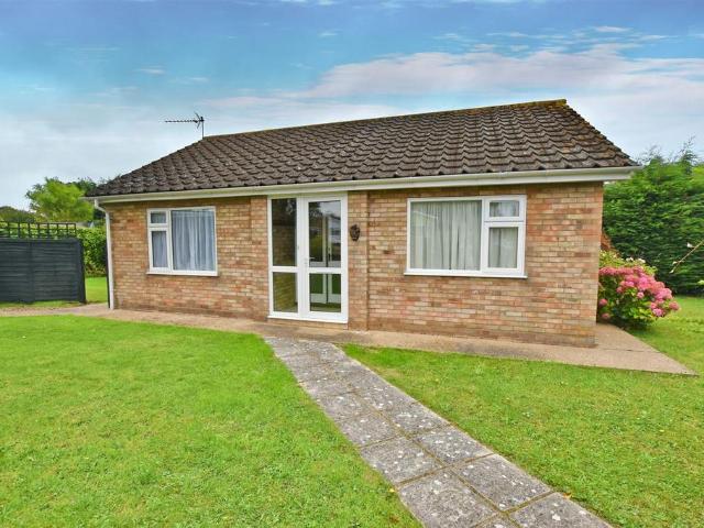 2 bedroom detached bungalow to rent