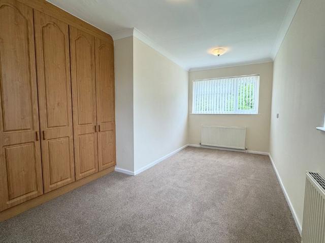 2 bedroom detached bungalow to rent