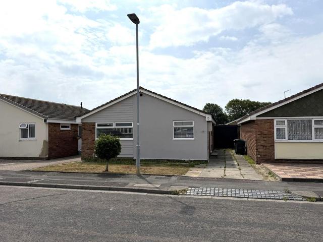 2 bedroom detached bungalow to rent