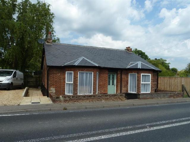 2 bedroom detached bungalow to rent
