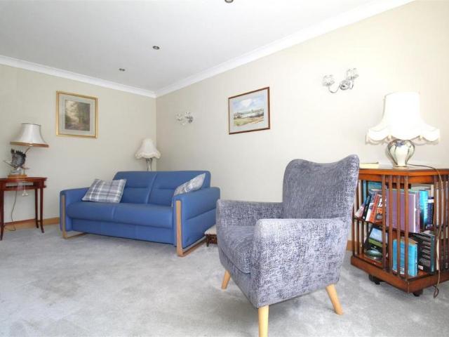 2 bedroom detached bungalow to rent