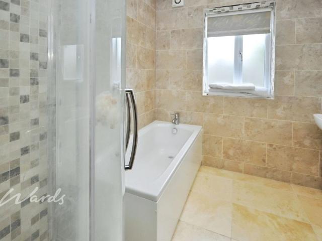 2 bedroom detached bungalow to rent