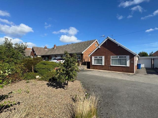 2 bedroom detached bungalow to rent